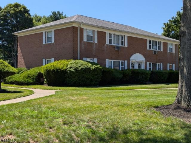 43 Manchester Ct
