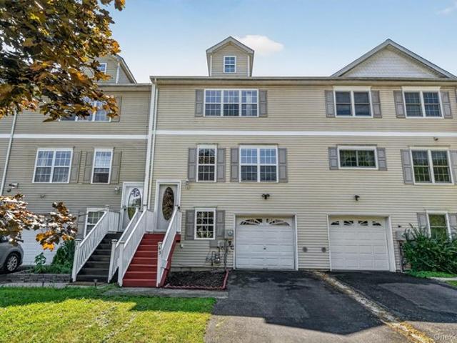 43 Mayer Dr, Middletown, NY 10940