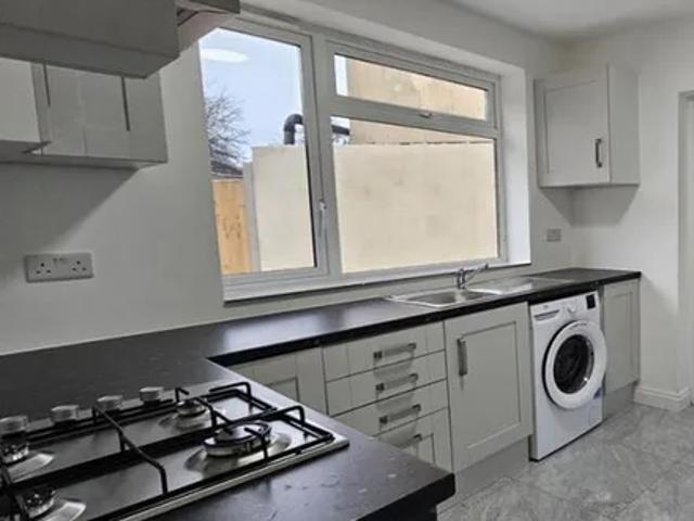 43 Millfields Close, London, BR5 2LQ, United Kingdom | 3 bed house for rent #140397612 | Rentberry