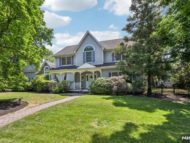 43 N Pleasant Ave, Ridgewood, NJ 07450