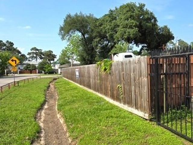 43 N Wickerwood St, Houston, TX 77080