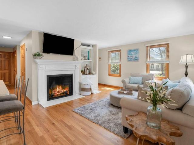 43 Neshobe Rd, Mashpee, MA 02649