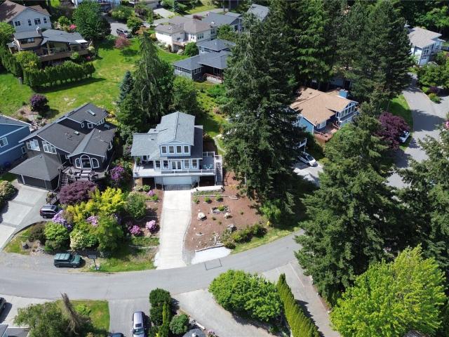 43 North Point Drive