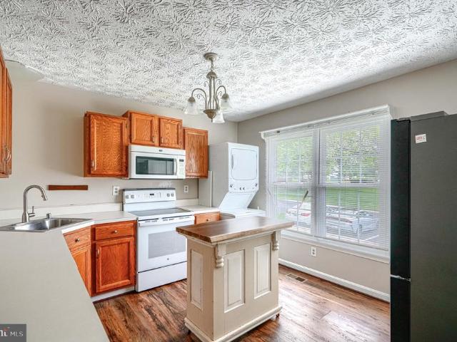43 Oak Crest Court