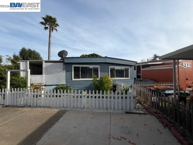 43 Palm Dr, Union City, CA 94587