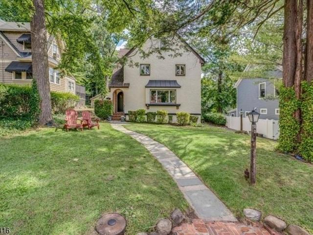43 Pine St, Millburn, NJ 07041