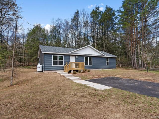 43 Pinehurst Drive E