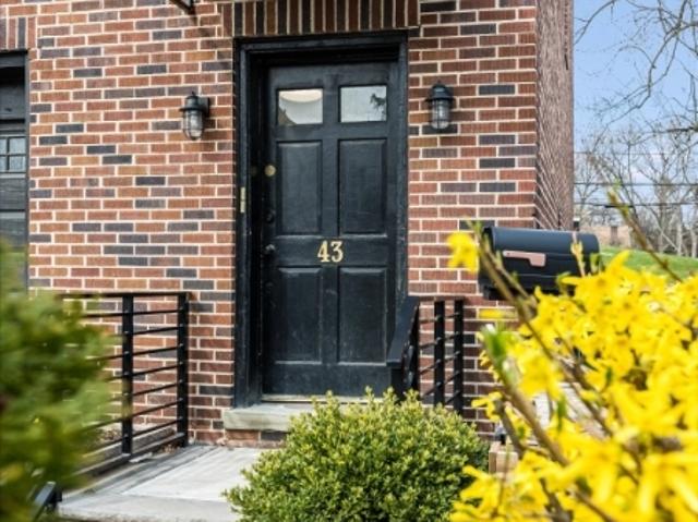 43 Pleasant WAY # 2