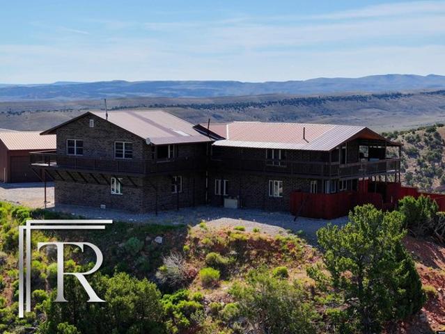 43 Red Cliff Dr, Lander, WY 82520