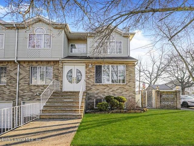 43 Redgrave Ave, Staten Island, NY 10306