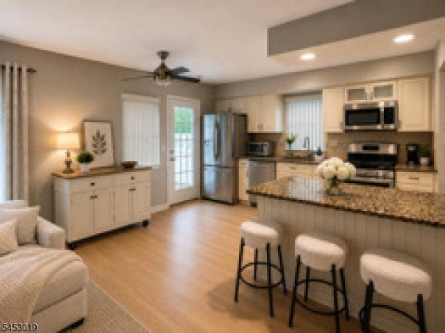 43 Sapphire Ln