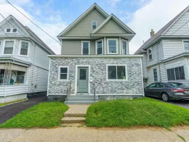 43 SNOWDEN AVE, SCHENECTADY, NY 12304 Single Family Residence.