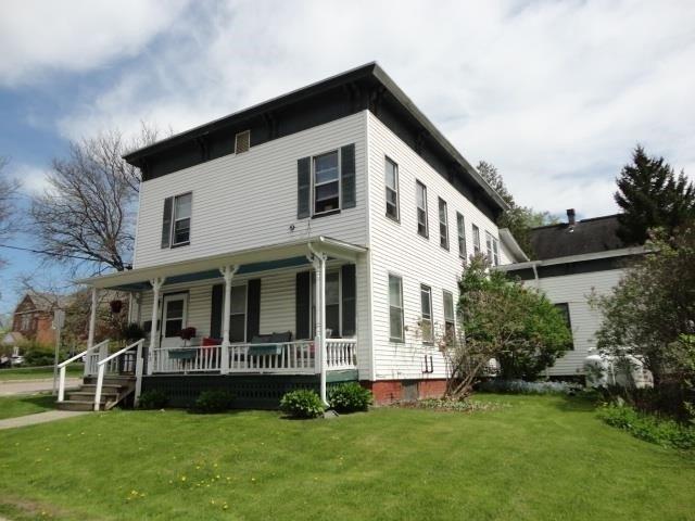 43 Stowe St, Waterbury, VT 05676