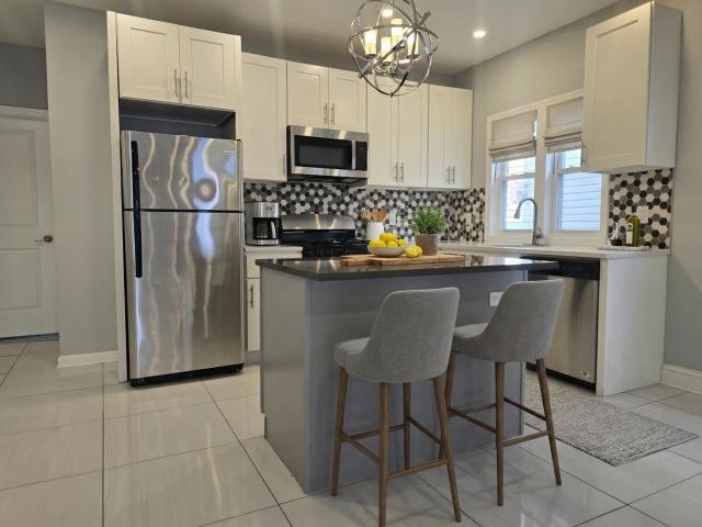 43 Stegman St