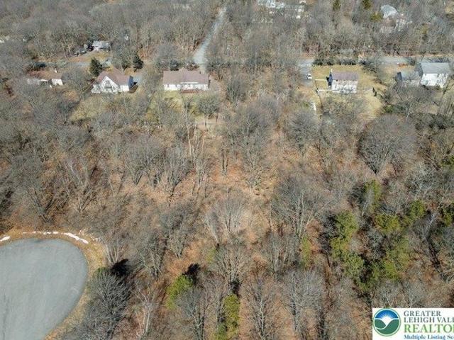 43 Sumner Ct, Penn Forest Township, PA 18210