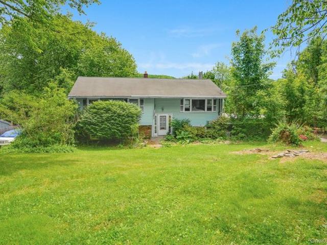43 Sunset Dr, Patterson, NY 12563