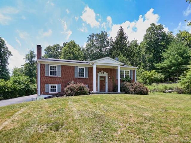 43 Sunset Ter, Highland Mills, NY 10930