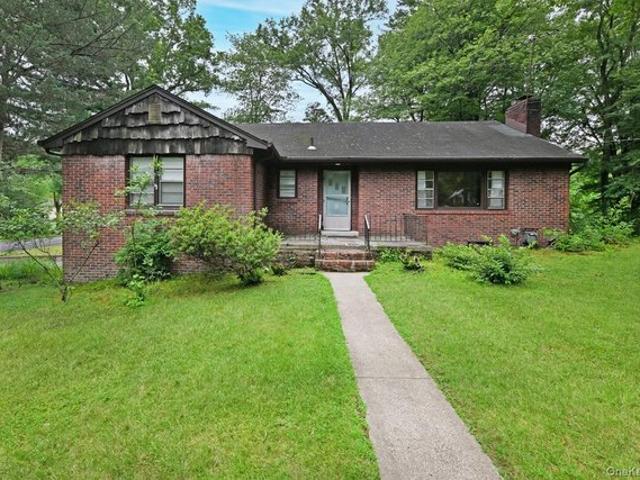 43 Sutin Pl, Spring Valley, NY 10977