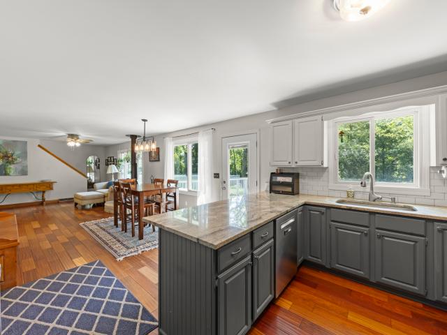 43W753 Oakleaf Drive