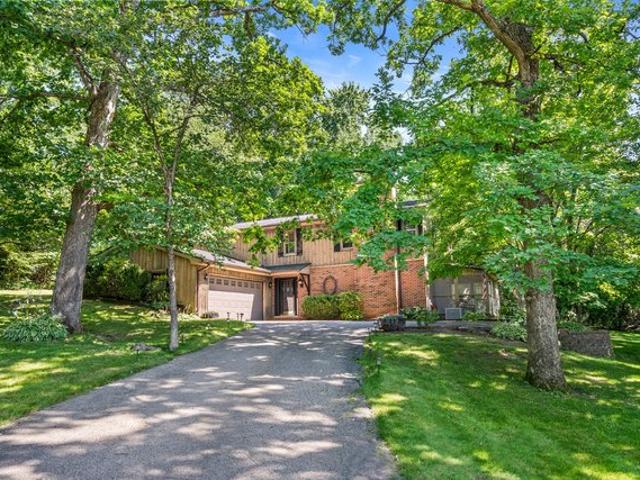 43W975 Nottingham Dr, Elburn, IL 60119