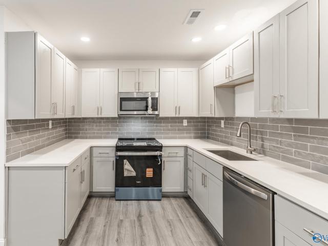 4004 NW Memorial Pkwy NW