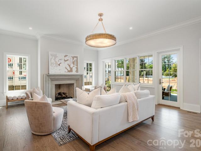 4004 Nettie Court