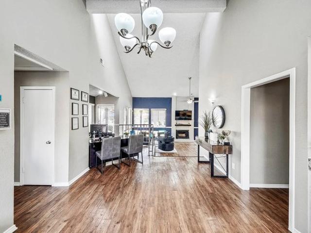 4004 Block Dr, Irving, TX 75038