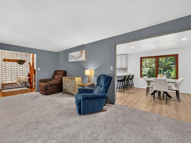 4004 Greenwood Ct