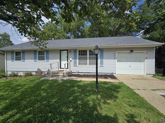 4004 SE Mercier St, Topeka, KS 66609