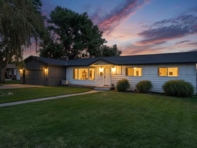 4004 W Okanogan Ave, Kennewick, WA 99336