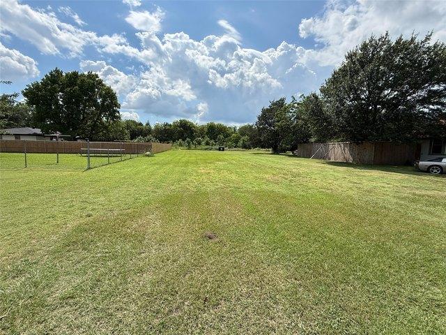 4004 7th St, Greenville, TX 75401