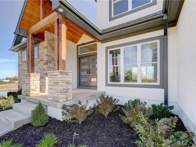 4005 NE Apple Grove Dr, Lee's Summit, MO 64064 | MLS #2562
