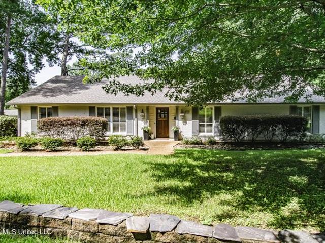 4005 Eastwood Dr, Jackson, MS 39211