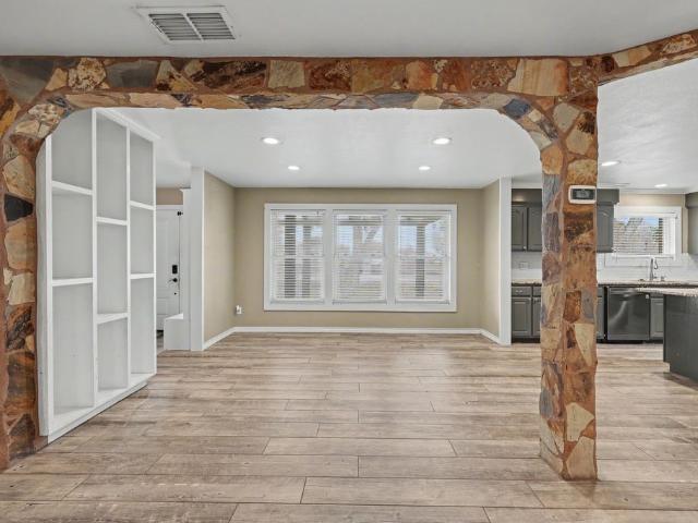 4005 Ridge Trail Dr