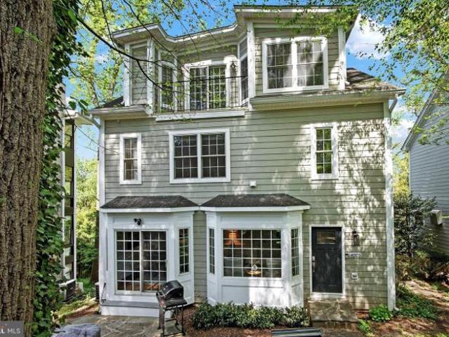 4005 22nd St N, Arlington, VA 22207