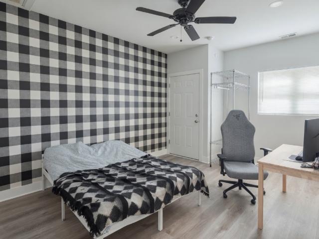 4006 N Bell Avenue # 1