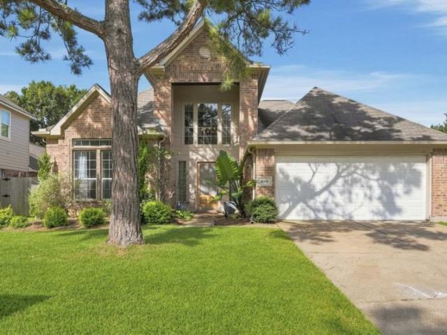 4006 Stonehurst Dr, Pearland, TX 77584