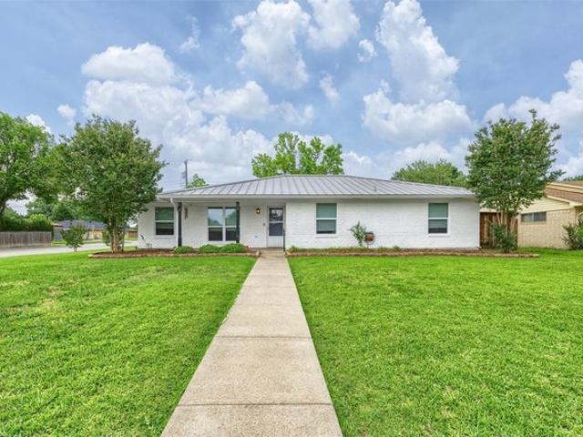 4006 Southridge Dr, Rowlett, TX 75088