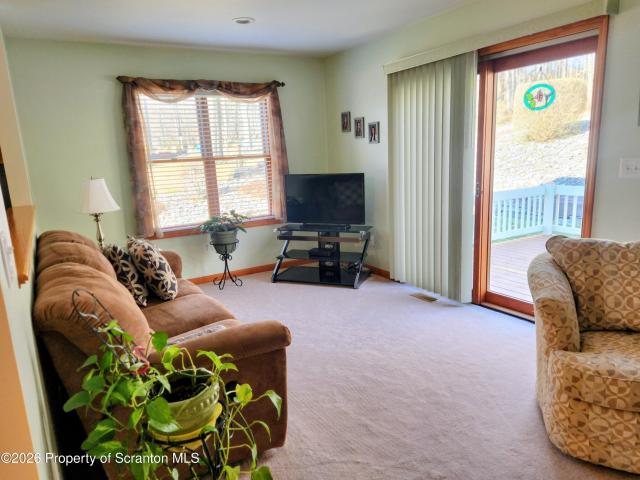 4006 4 Pondview Drive