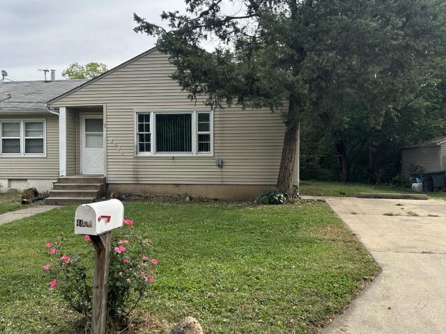 4006 8th St, 2 beds, 1 full bath