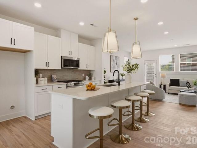 4007 Bass River Pkwy, Charlotte, NC 28217