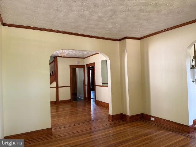 4007 Bateman Avenue