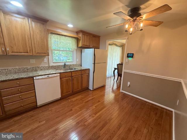 4007 Brewster Lane