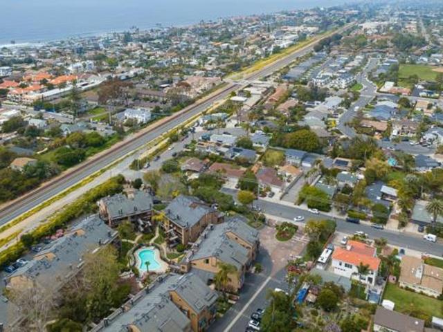 4007 Canario St E, Carlsbad, CA 92008