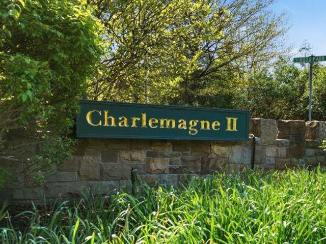 4007 Charlemagne Cir, Pittsburgh, PA 15237 | MLS #1750