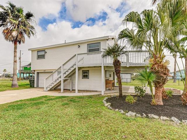 4007 Grayson Dr, Galveston, TX 77554
