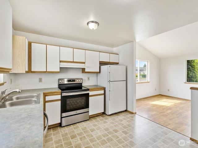 4007 th Street NE