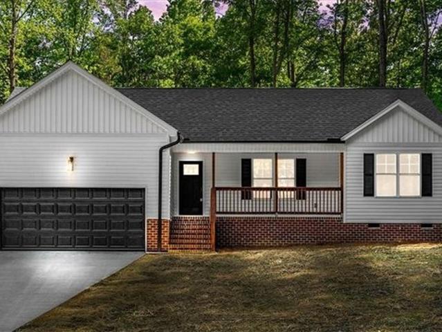 4007 Village Dr, Trinity, NC 27370
