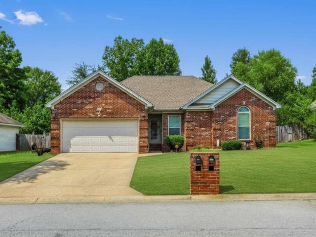 4008 Madrid Dr, Benton, AR 72015