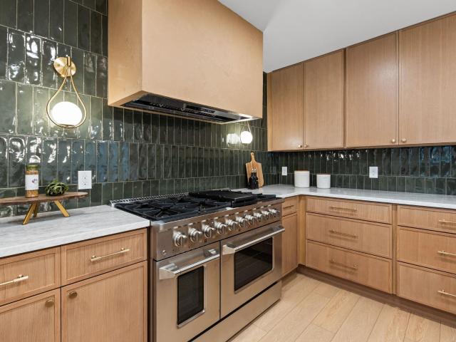 4008 Balcones Woods Dr